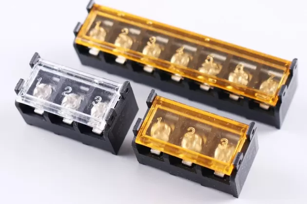 HB762 - 2 Pịn Có Nắp Bảo Vệ